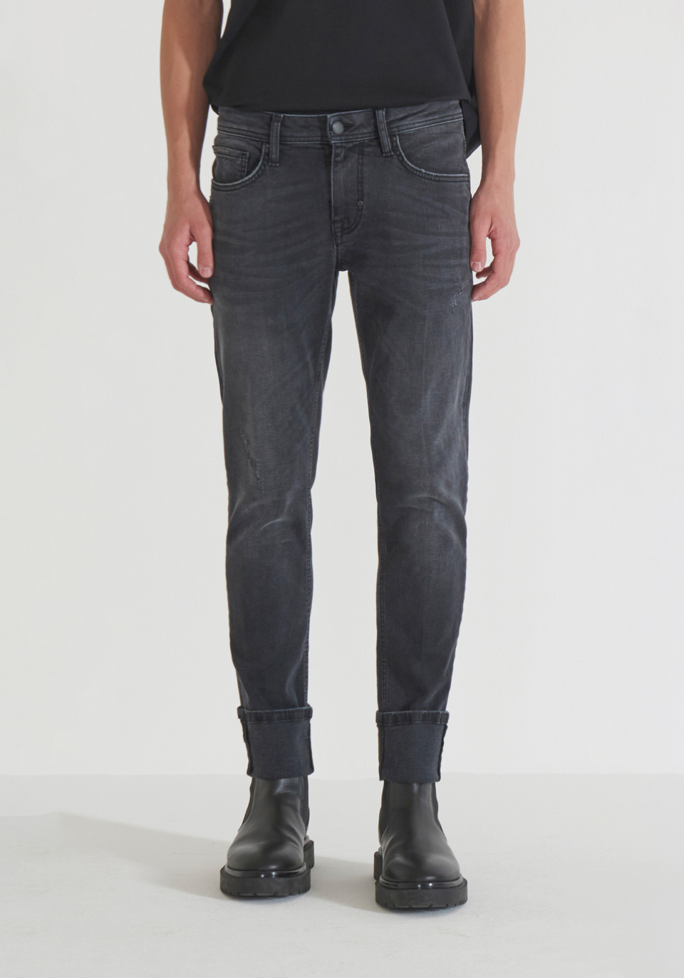 Black jeans online shopping store